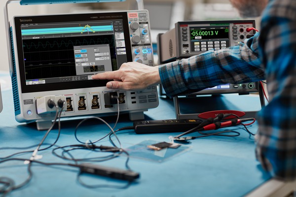 4 系列 MSO | Tektronix